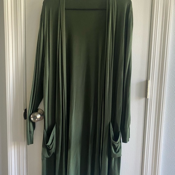 Les Amis | Sweaters | Beautiful Dark Green Cardigan Duster | Poshmark